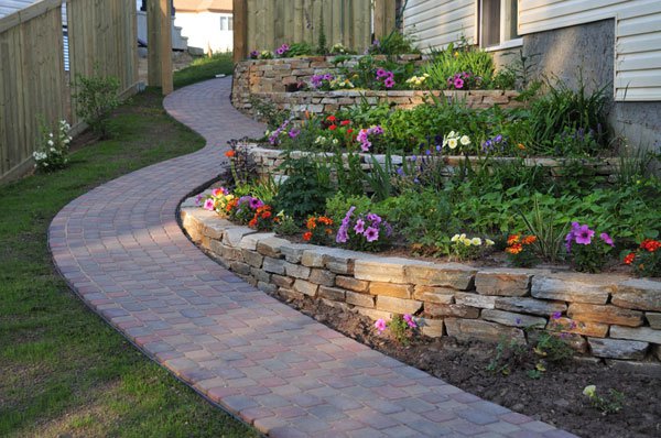 Ideas & Tips For Landscaping Your Front Yard - Jim's Mowing